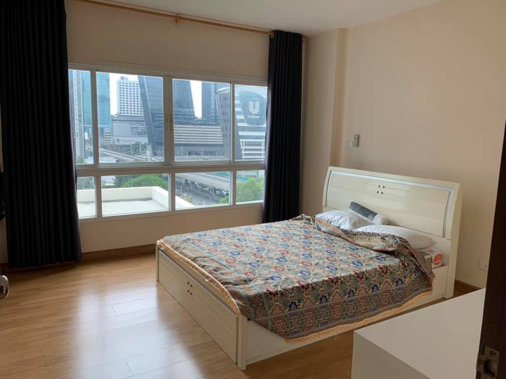 Scancondo | ให้เช่า พีจี พระรามเก้า คอนโดมิเนียม ห้องนี้กว้างมาก ภายในโปร่งโล่งสบายตาสุดๆ จองเลย ...